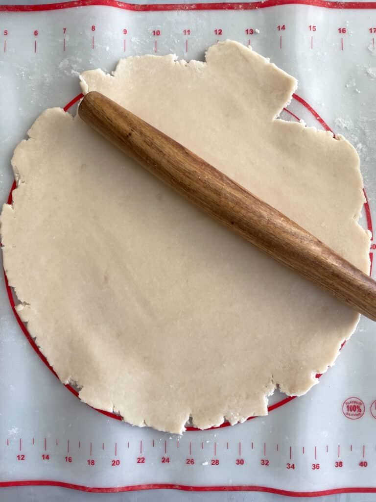 Easy Stand Mixer Pie Crust (Dairy-Free Recipe) - Earth to Veg